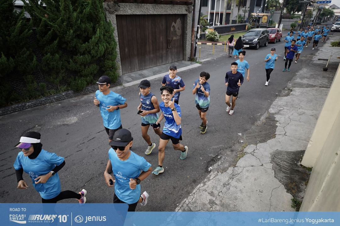 Keseruan Lari Bareng Jenius dalam Road to Pocari Sweat Run Indonesia 2023